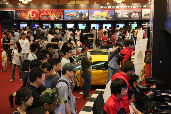 SCEK, 2010 부산 국제 모터쇼에서 3D 게임 시연